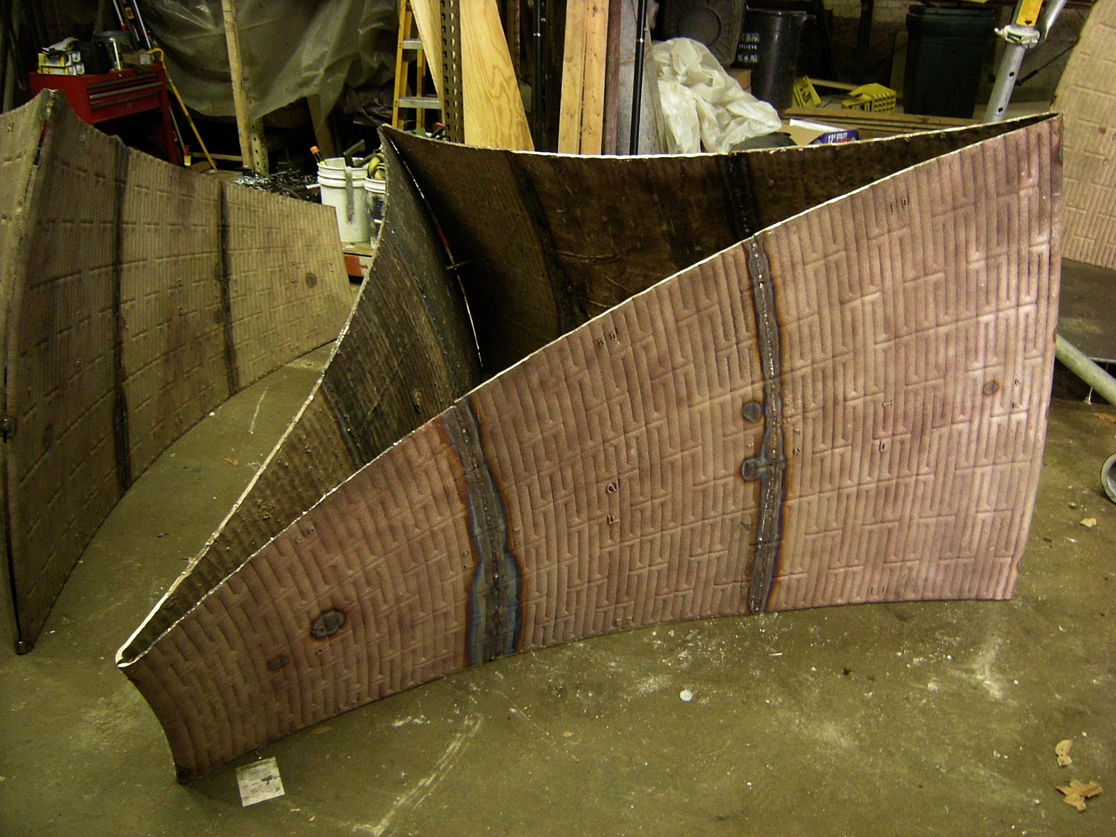 The Mathematical Tourist: Umbilic Torus, Writ Large