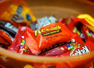 Thrilling Days of Yesteryear: Book Review: Candyfreak: A Journey ...