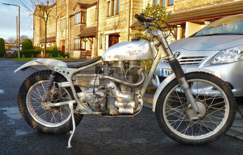 RoyalEnfields.com: 1959 Royal Enfield Works Replica faces a fresh trial