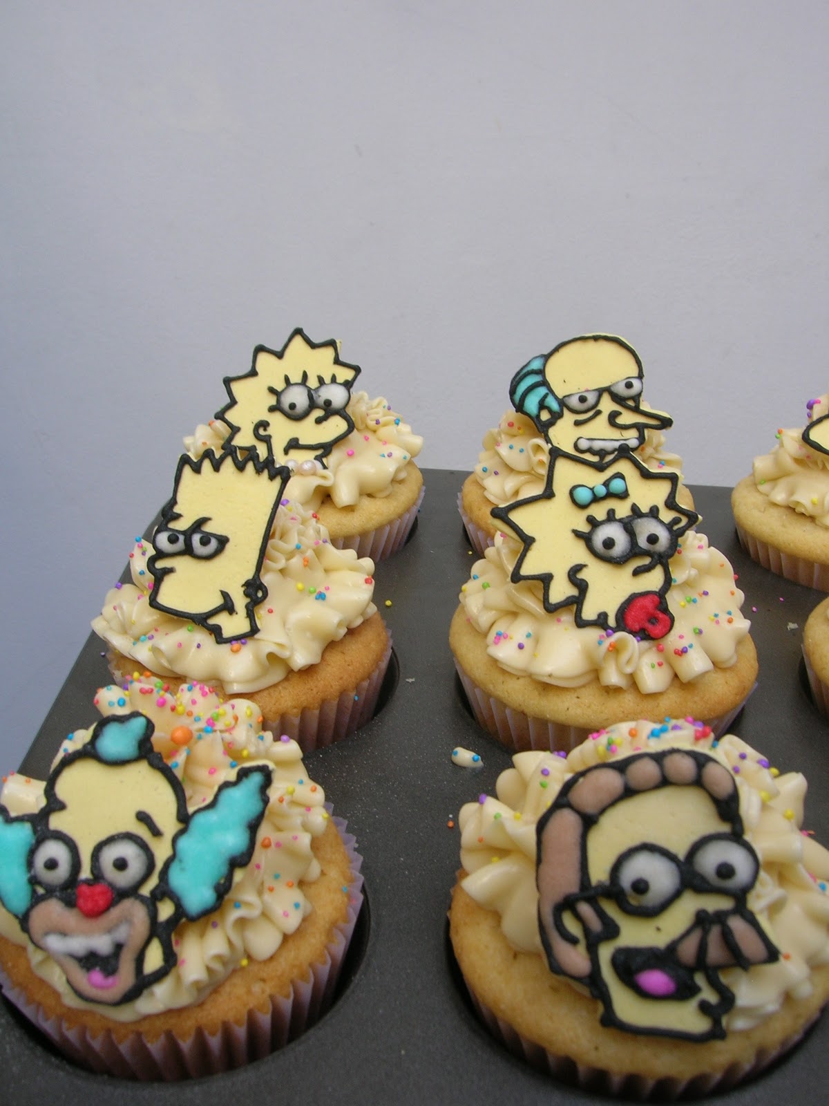SWEET! cupcakes: The Simpsons cupcakes