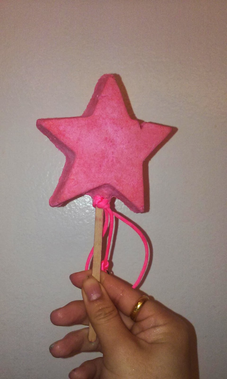 LUSH's Magic Wand Bubble Bar: Review | kfclovesyou