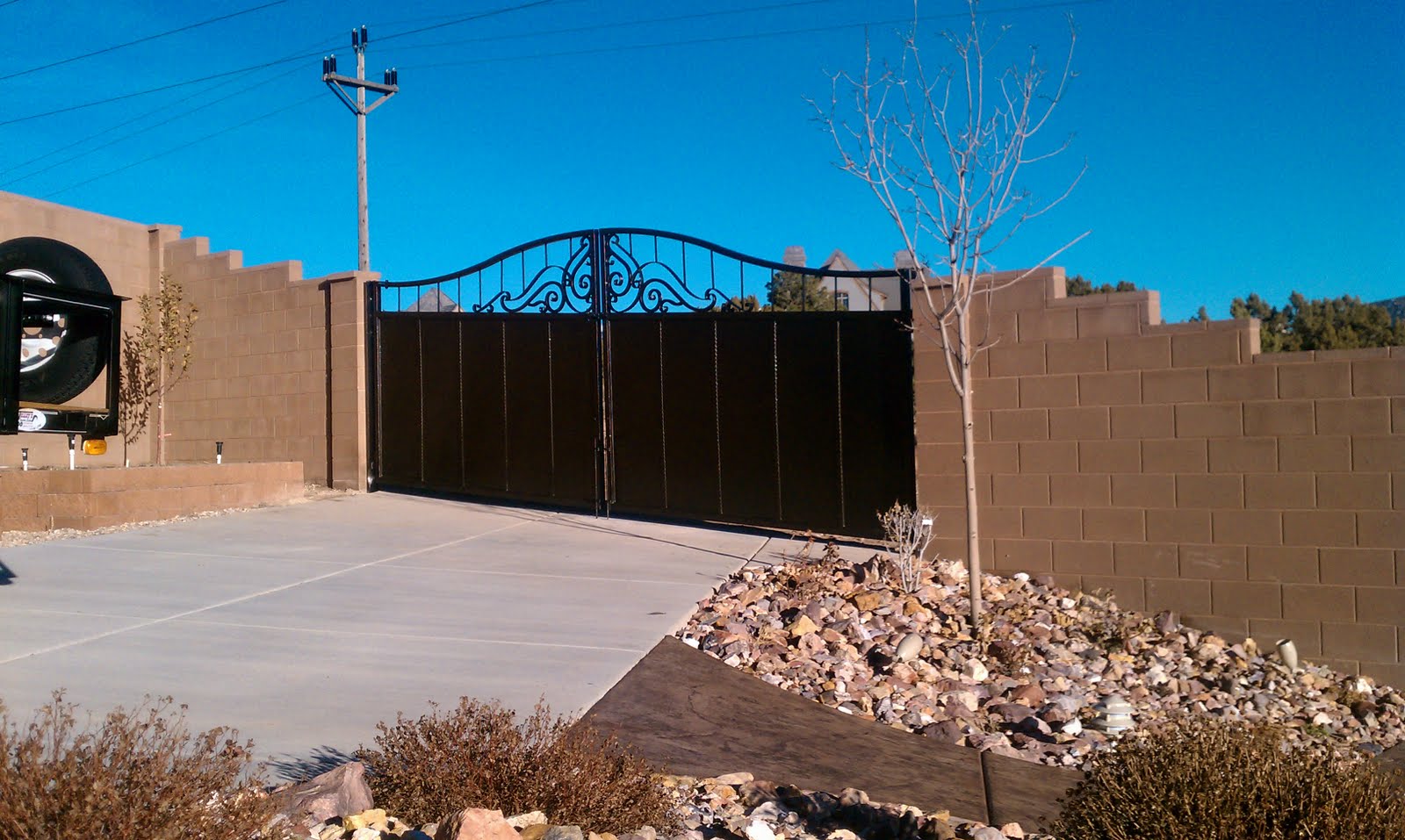 Funder Welding & Design: SOLID PANEL GATE