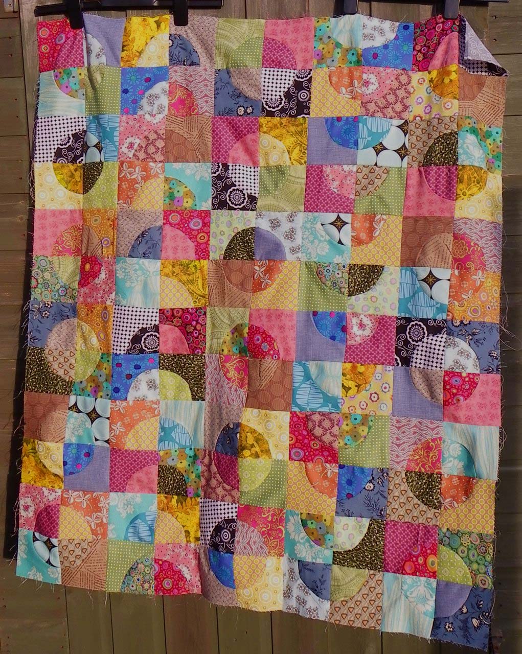 Little Island Quilting: Drunkard's Path quilt top