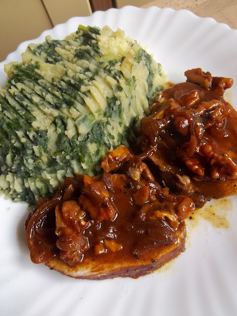 Jessy's Kitchen: Rôti de porc aux noix et stoemp épinards