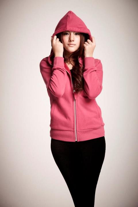 SuPer StaRs: Mark Prin and Preem Ranida pair at Magazine issue in ...