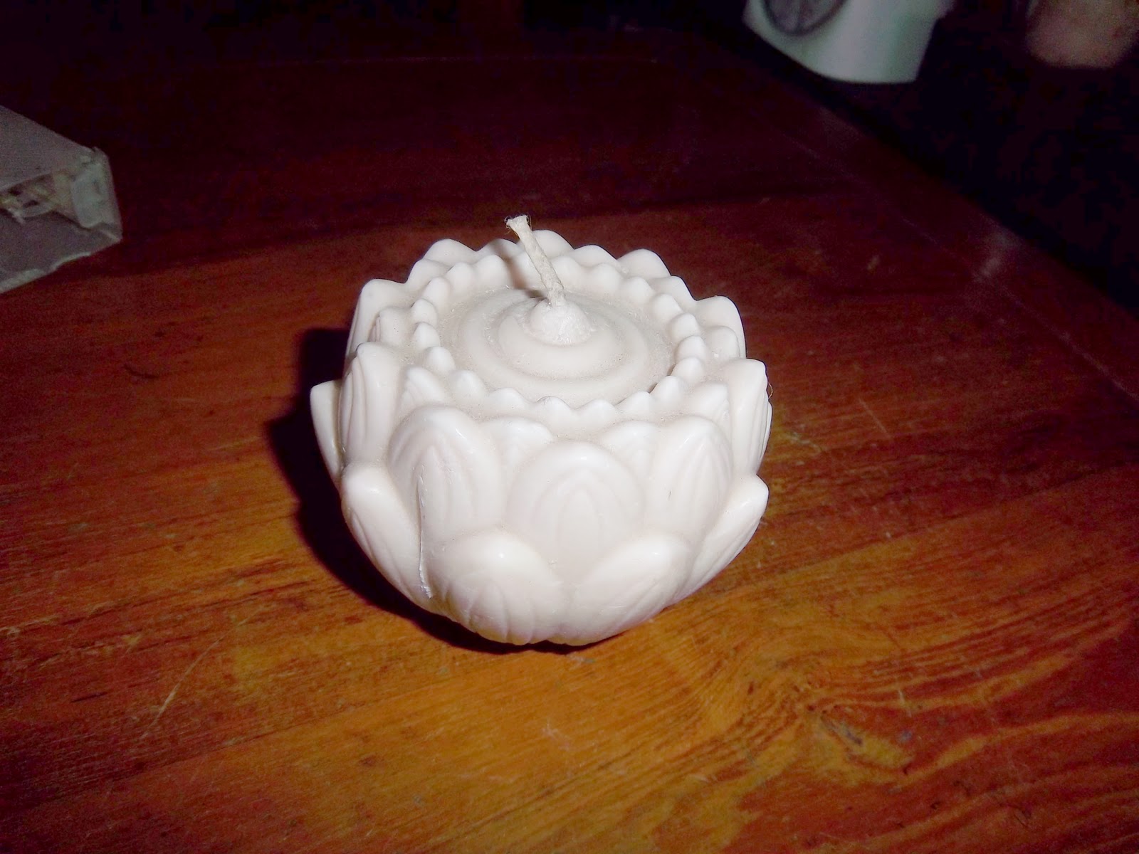 yogyakarta craft: souvenir lilin motif bunga teratai