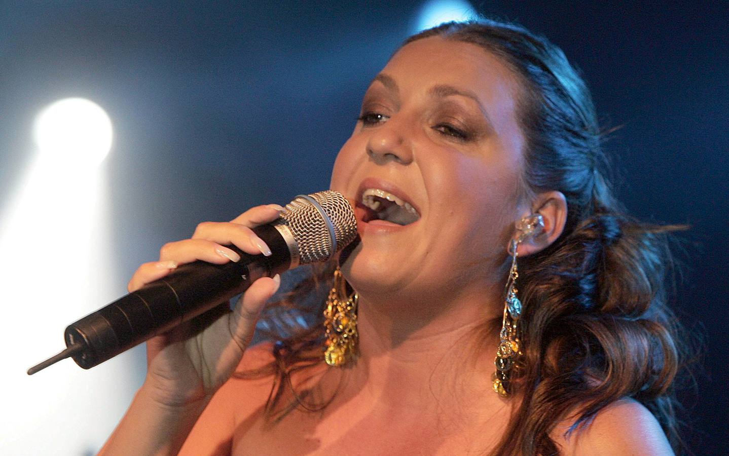 Niña Pastori Latin Grammys 2016 Mejor Álbum Flamenco ~ cotibluemos