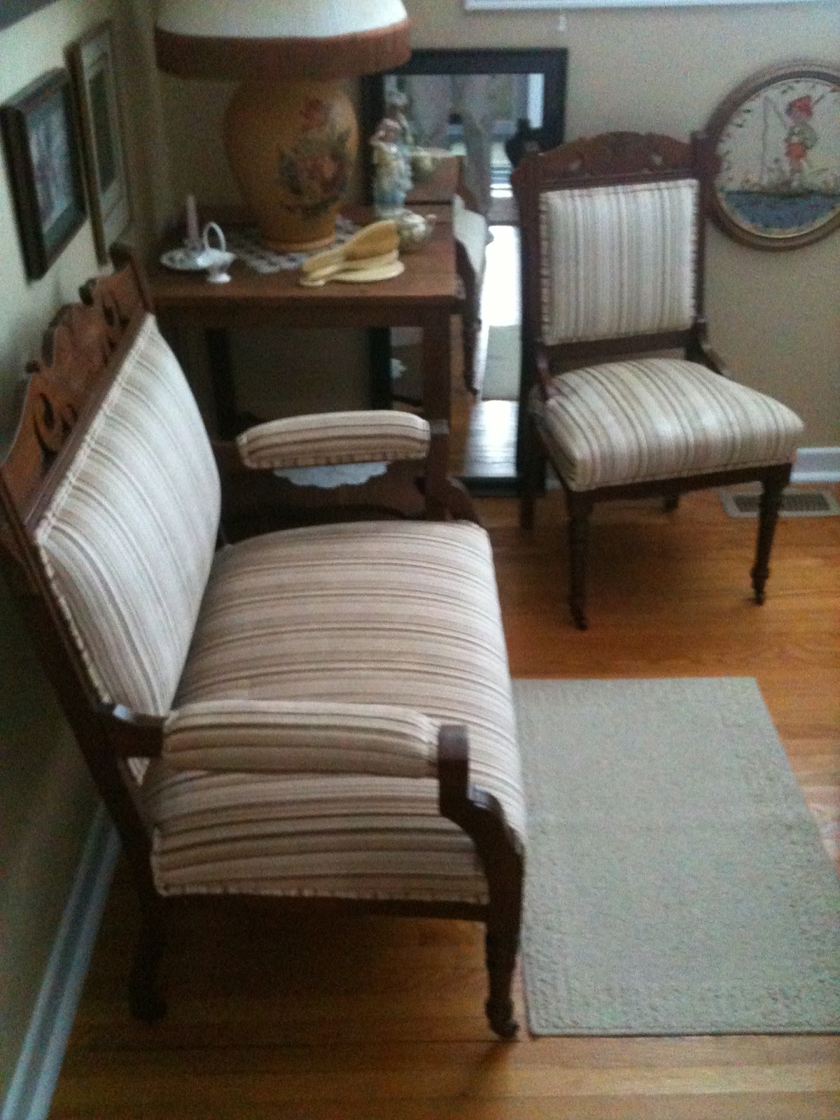 Olive Tree Genealogy Blog: The Facey Loveseat, Still in the Family ...