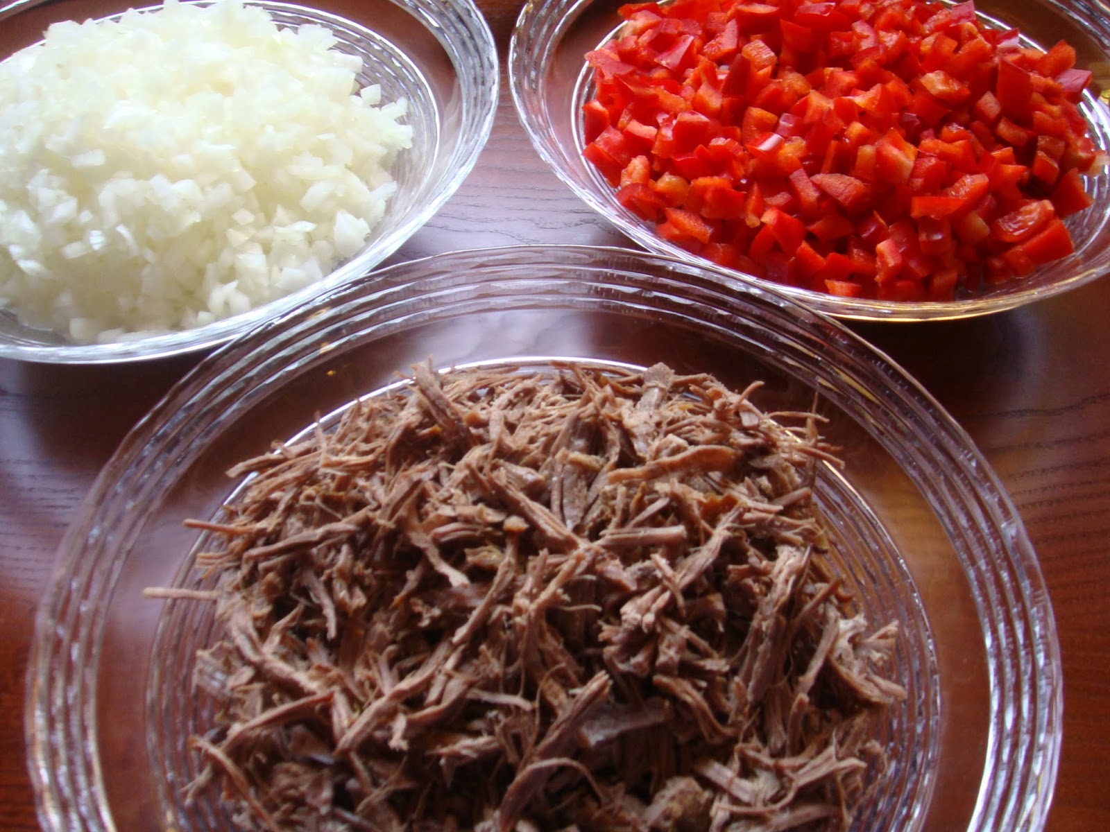 Sopita de la olla: Arepas con perico y con mechada