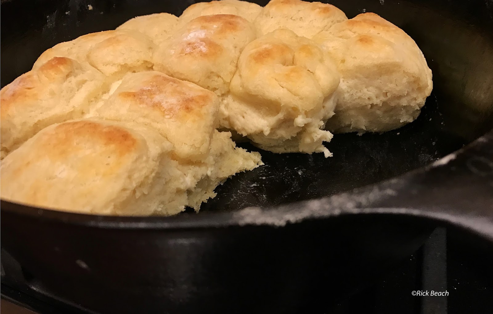 TOPONAUTIC Outdoor News Events Recipes RECIPE Dutch Oven Biscuits toponautic-outdoor-news-events-recipes-recipe-dutch-oven-biscuits
