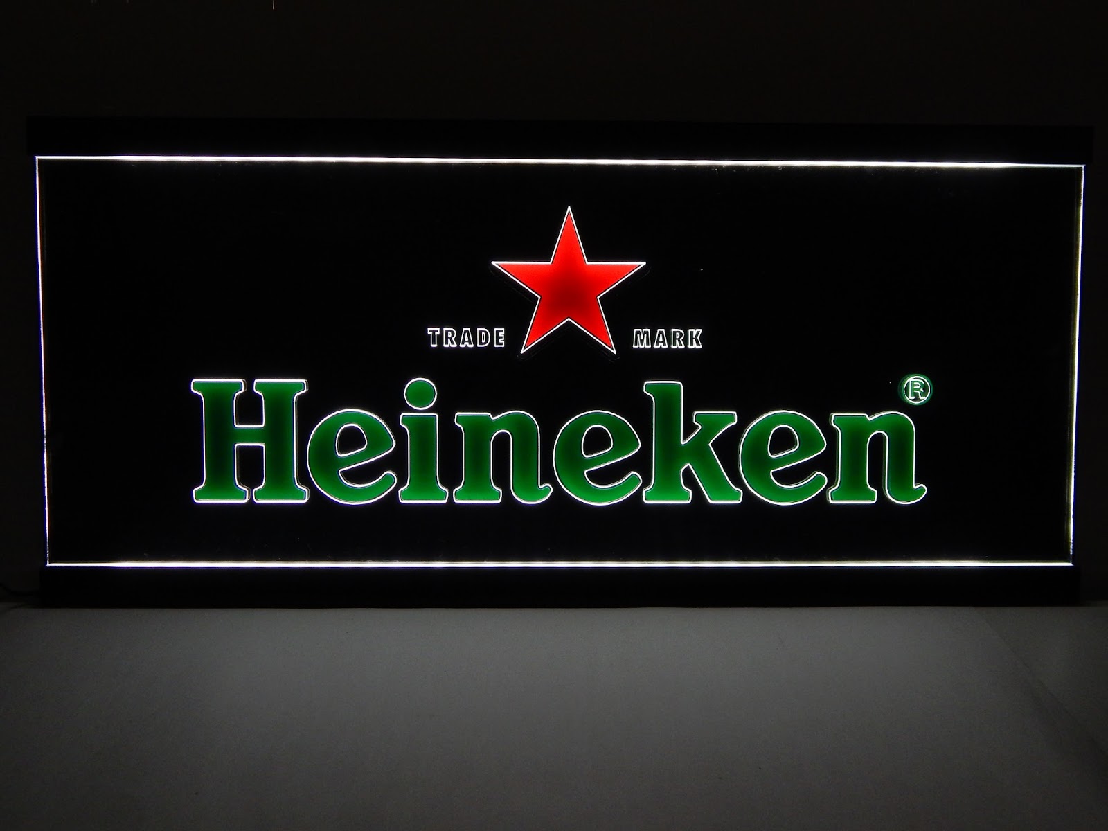 LED IDEIAS: PAINÉIS, DISPLAYS E BALDE DE LED HEINEKEN