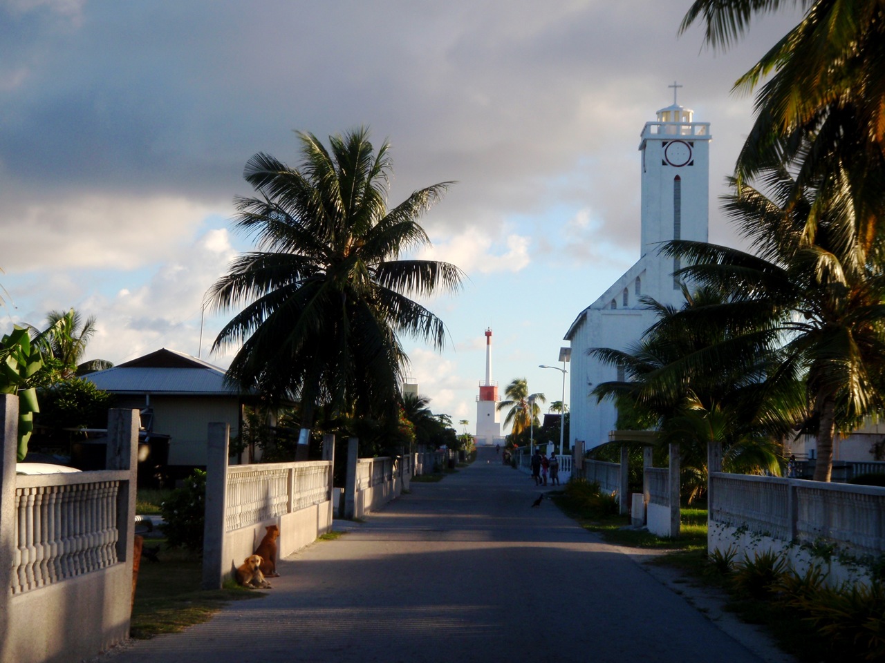 Sailing with Mark and Vicki: Makemo