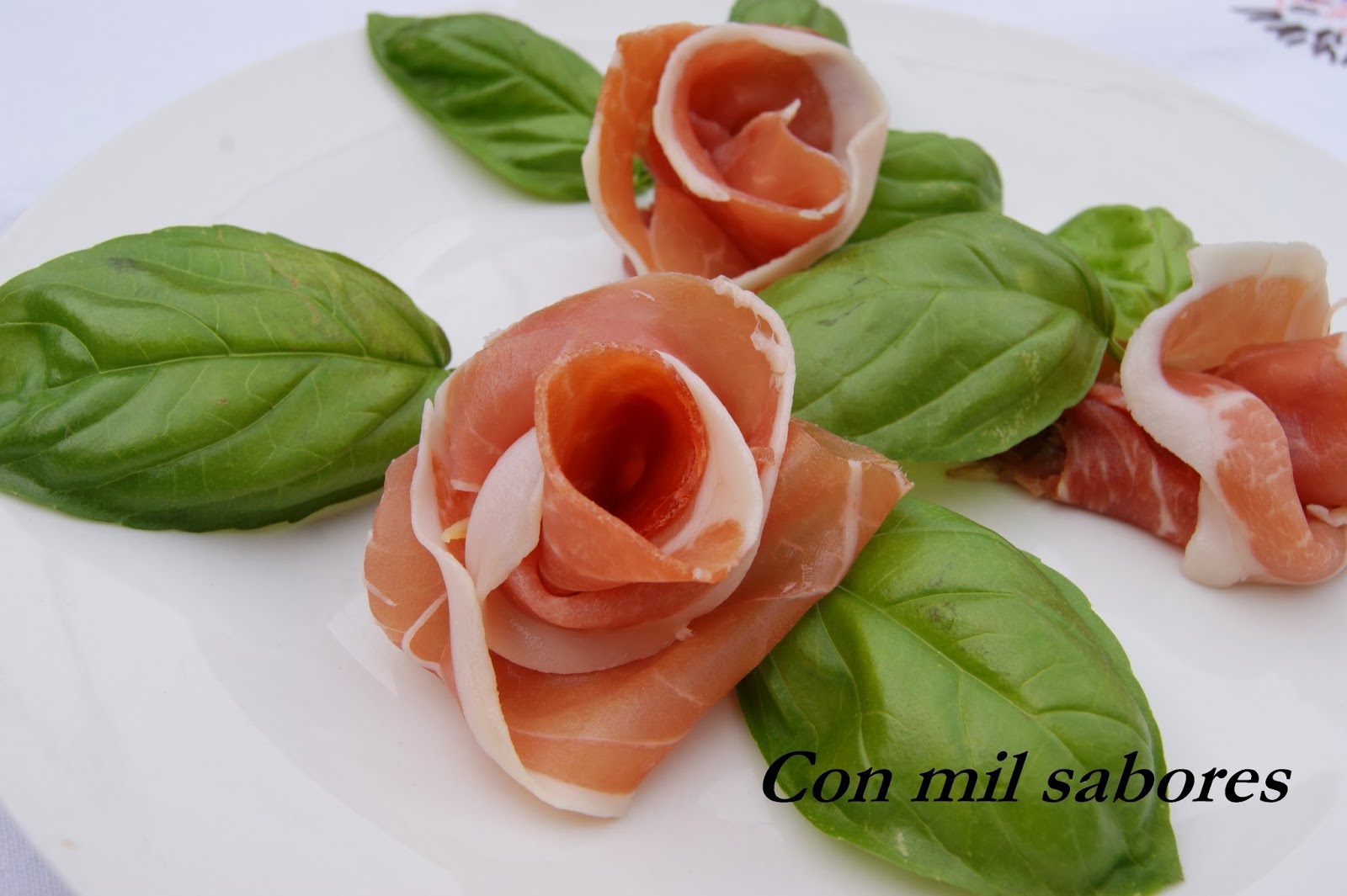 Con mil sabores: ROSAS DE JAMÓN (Decoración Navidad)