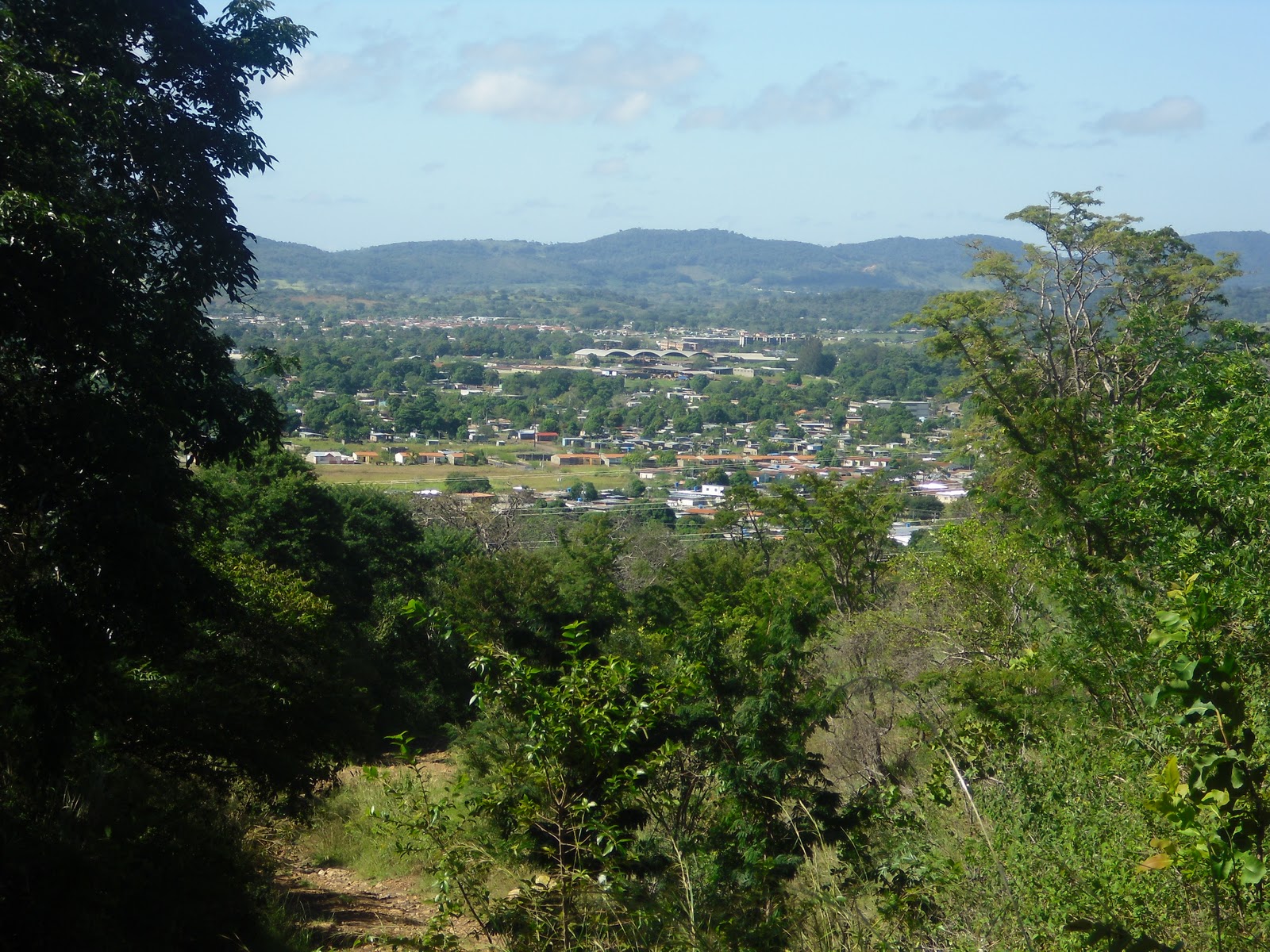 Guayana: Eje Sur Upata Santa Elena de Uairén: Paseo por el Cerro El ...
