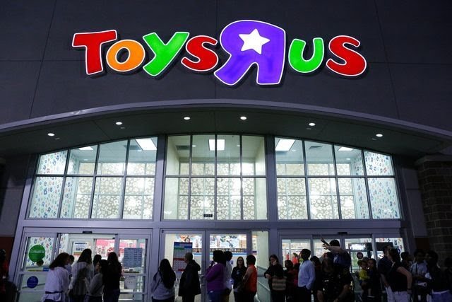 The Lady(Bug) of the Household: R.I.P. Toys-R-Us (1948-2018)