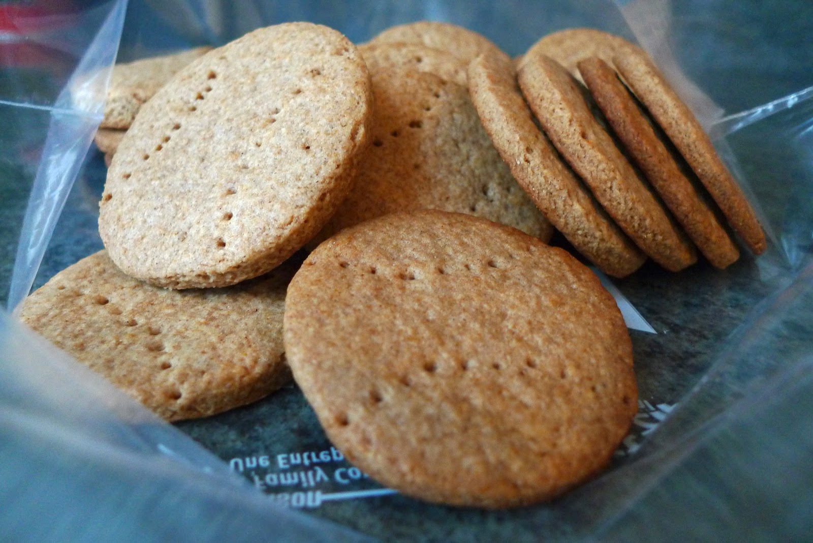 siriously delicious: Homemade Baseball-Shaped Graham Crackers