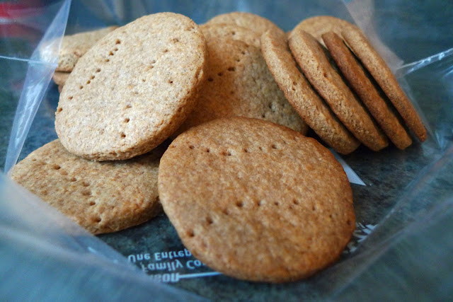 siriously delicious: Homemade Baseball-Shaped Graham Crackers
