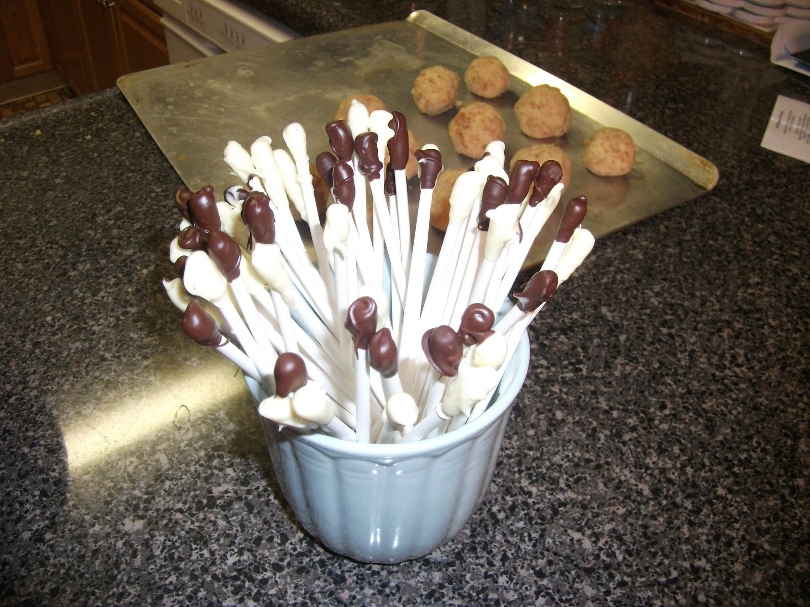 Nat's Adventures in Baking: Fail: Cake Pop (★ ★ ☆ ☆ ☆)