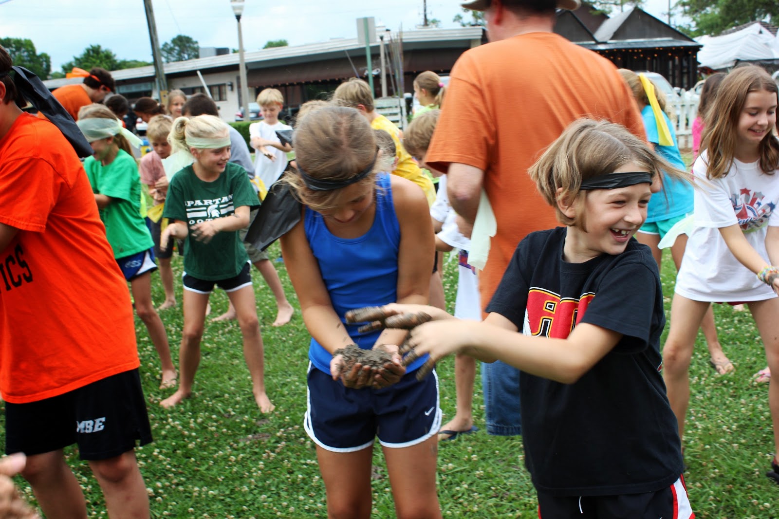 Emmet O'Neal Library Children's Department: Wipe Out: MUD!