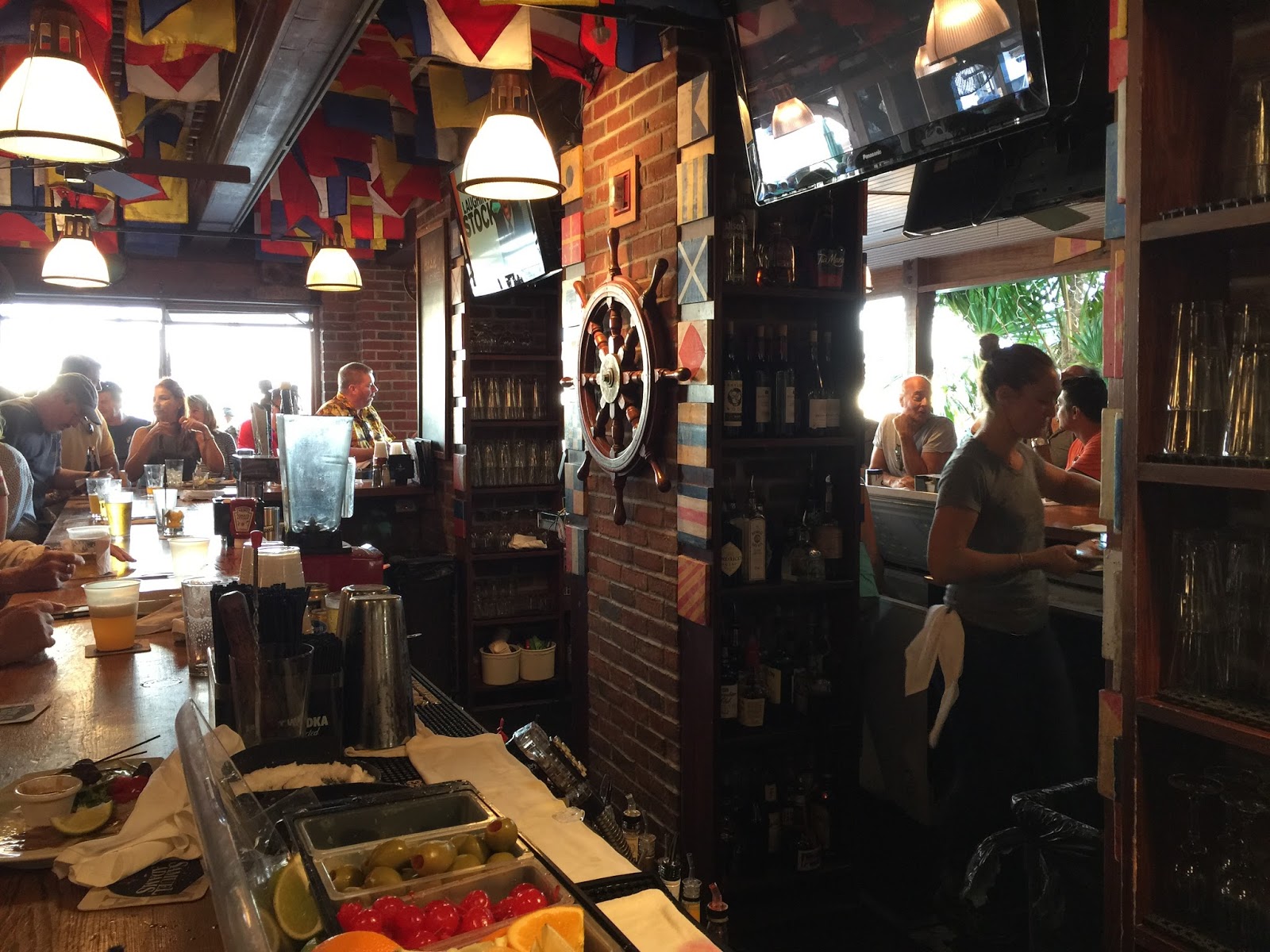 Key West Music And Happenings: Happy Hour - Key West - The Boat House!