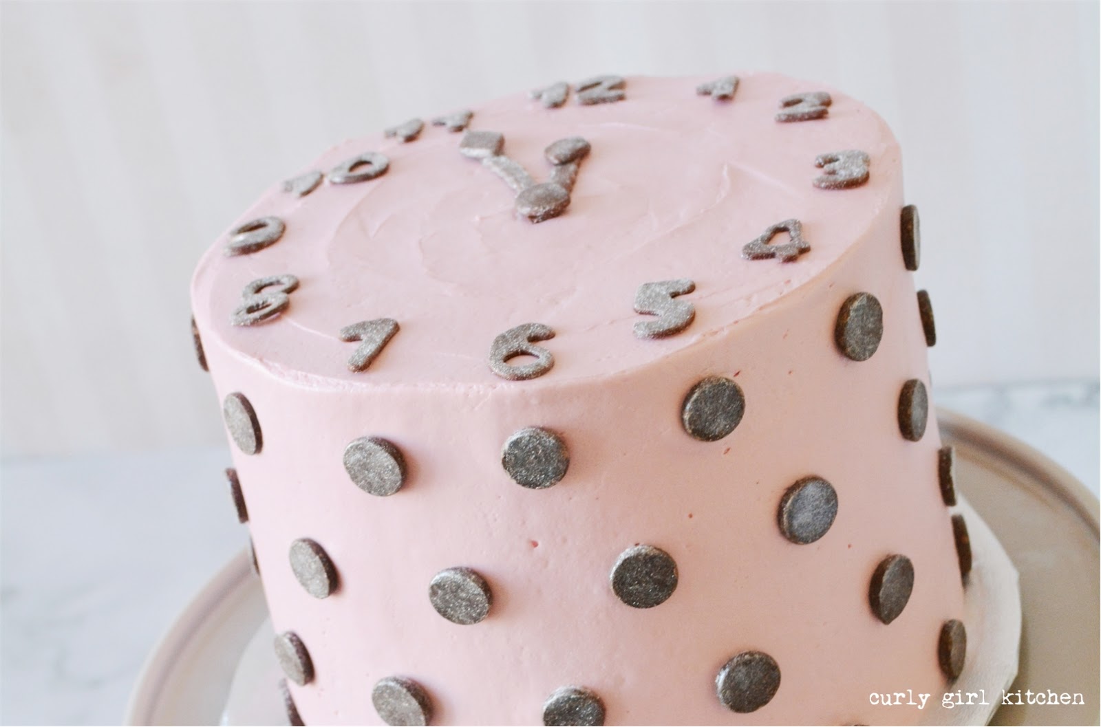 Curly Girl Kitchen: New Year's Eve Clock Cake