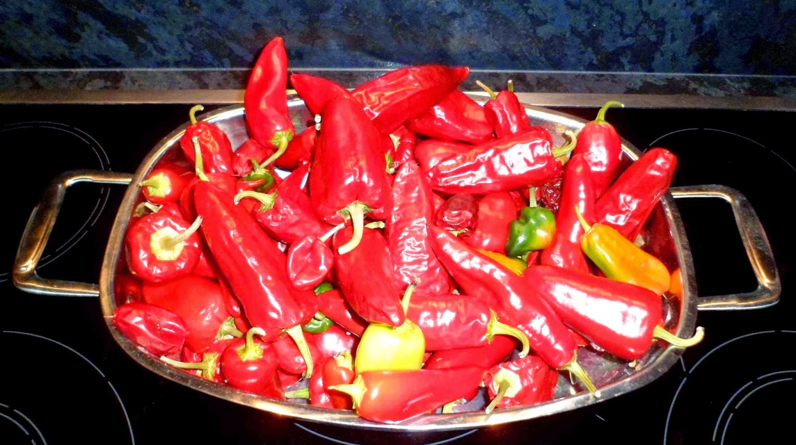 Lapin d'Or and More: October Spice Trail Challenge: Fiery Pineapple Chutney