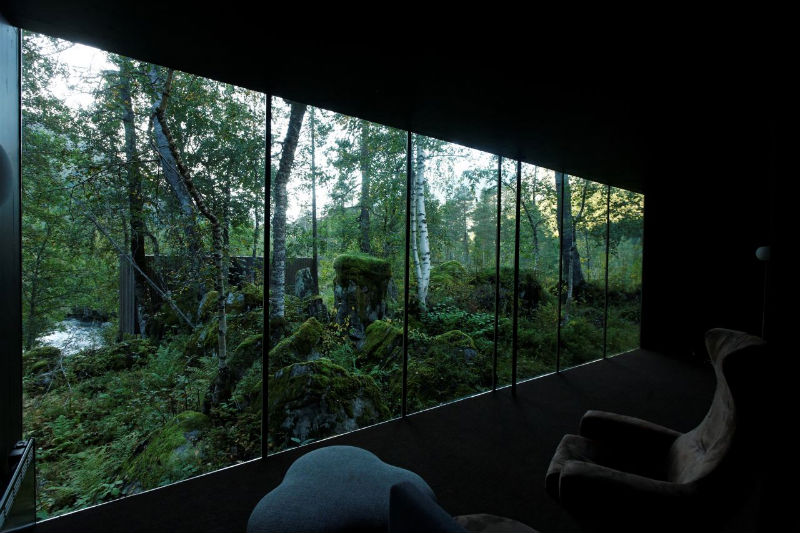 ex machina — este edificio no es una casa