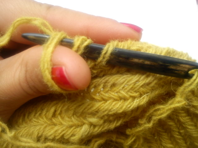 naalbinding- ścieg igłowy: różnica między F1 a F2/ difference between ...