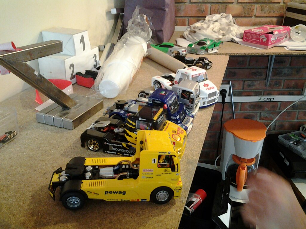 KYOSHOSAN: Tons of Pictures of Custom Mod Mini-Z Trucks