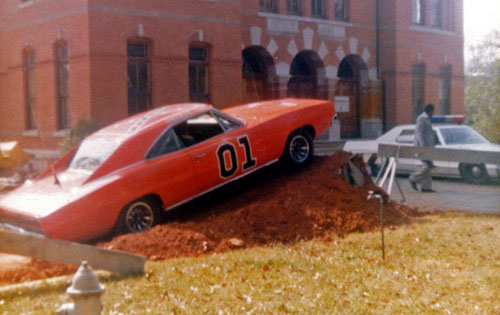 kustom paint by Perry's: the first general lee
