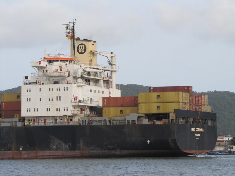 Navios em Santos: MSC Corinna