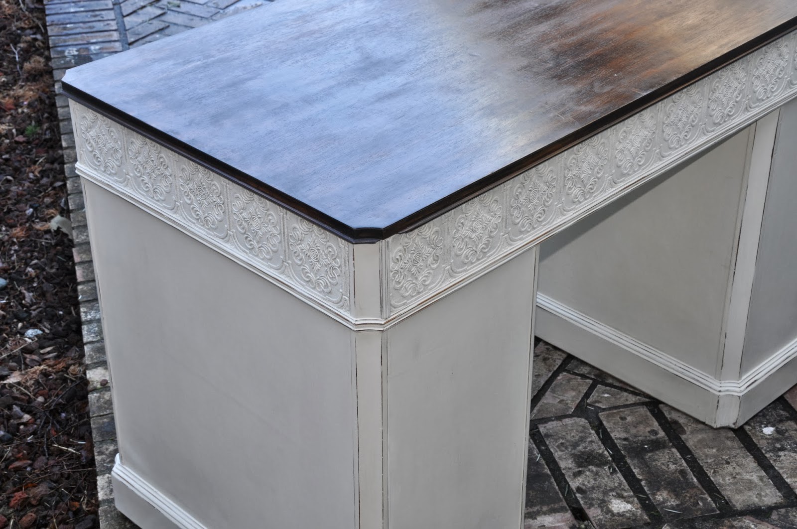 Sweetly Chic: Elegant Country Chic Desk