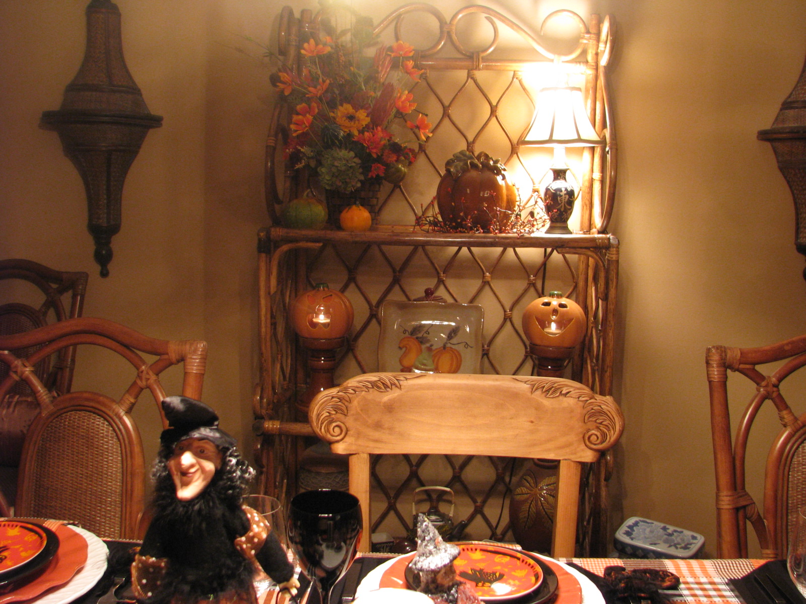 Designs by Pinky: ~~~A BeWITCHing Table!!!~~~