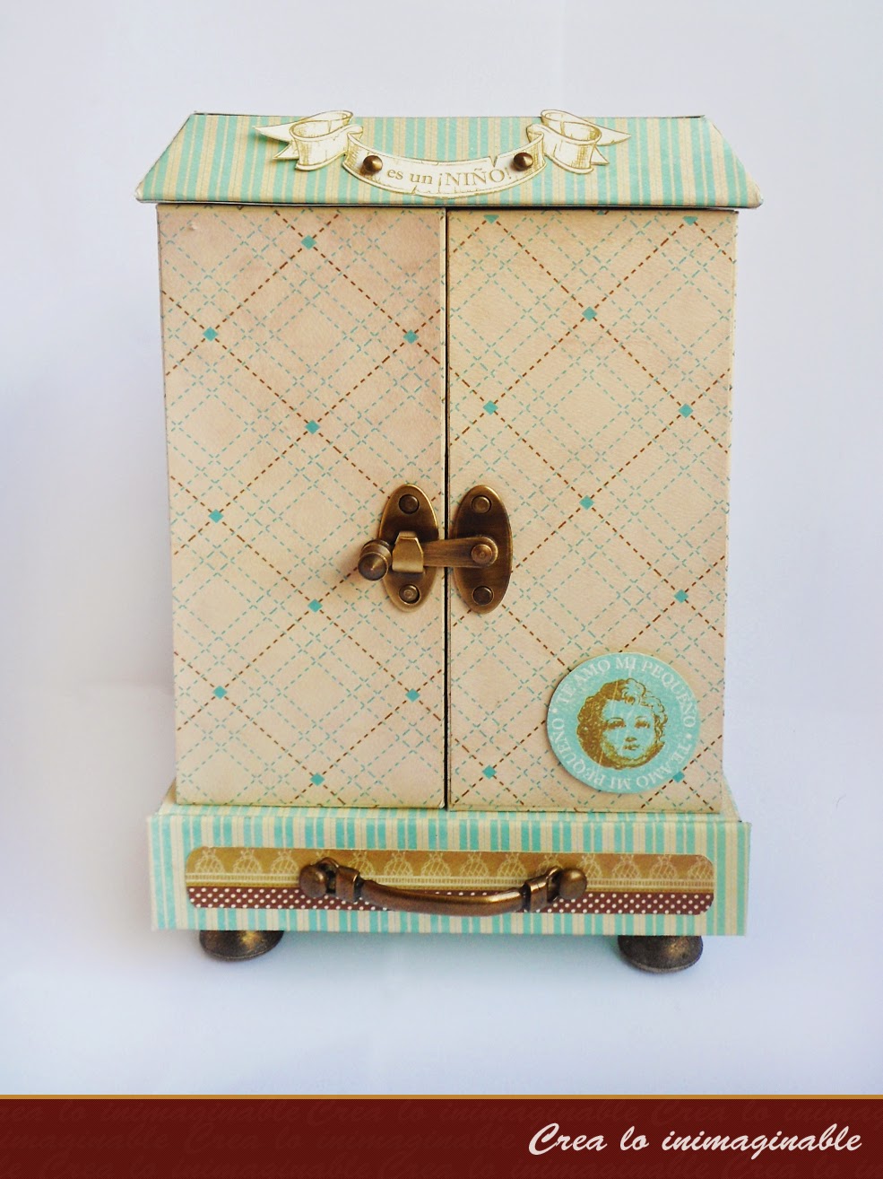 Crea lo inimaginable: Mini album de ropero