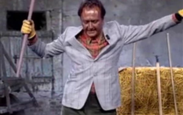 Alfio muschio sfila per il Senegal ai mondiali di sci del 1996 in ...