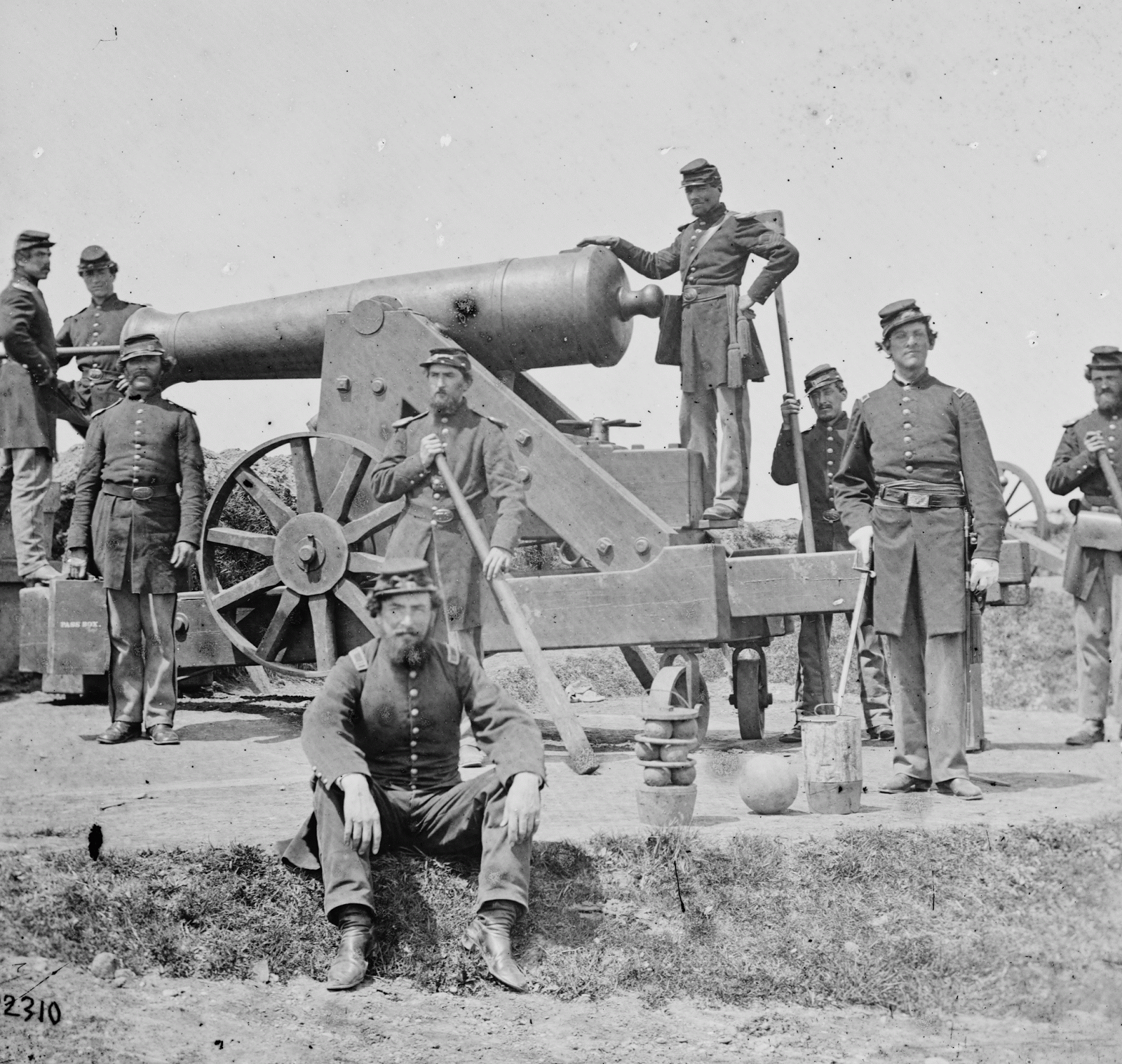 The Chubachus Library of Photographic History: Union Soldiers Posing ...