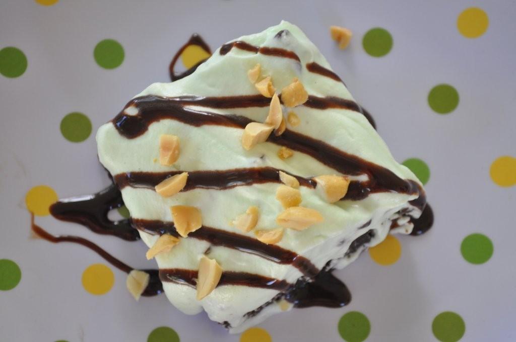 The Friday Friends: Mint Sundae Brownie Squares for the Picnic Game