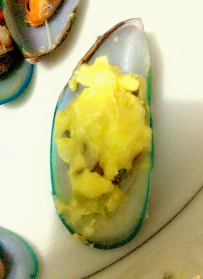 Baked Buttered Tahong with Cheese (Mussels)