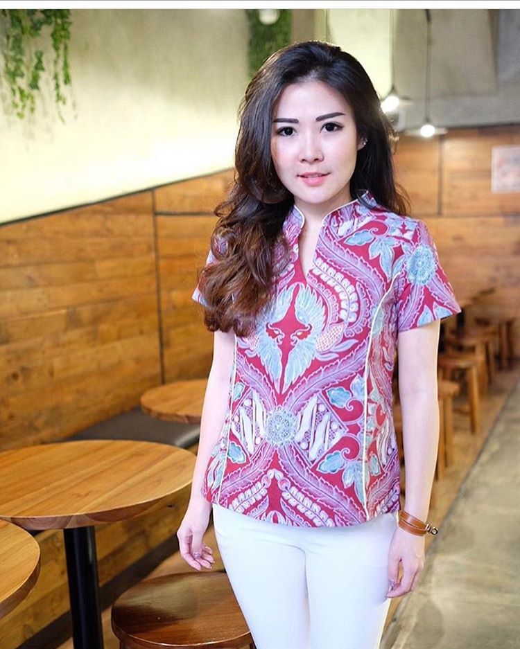 Model Baju Atasan Wanita Motif Bunga - Seputar Model