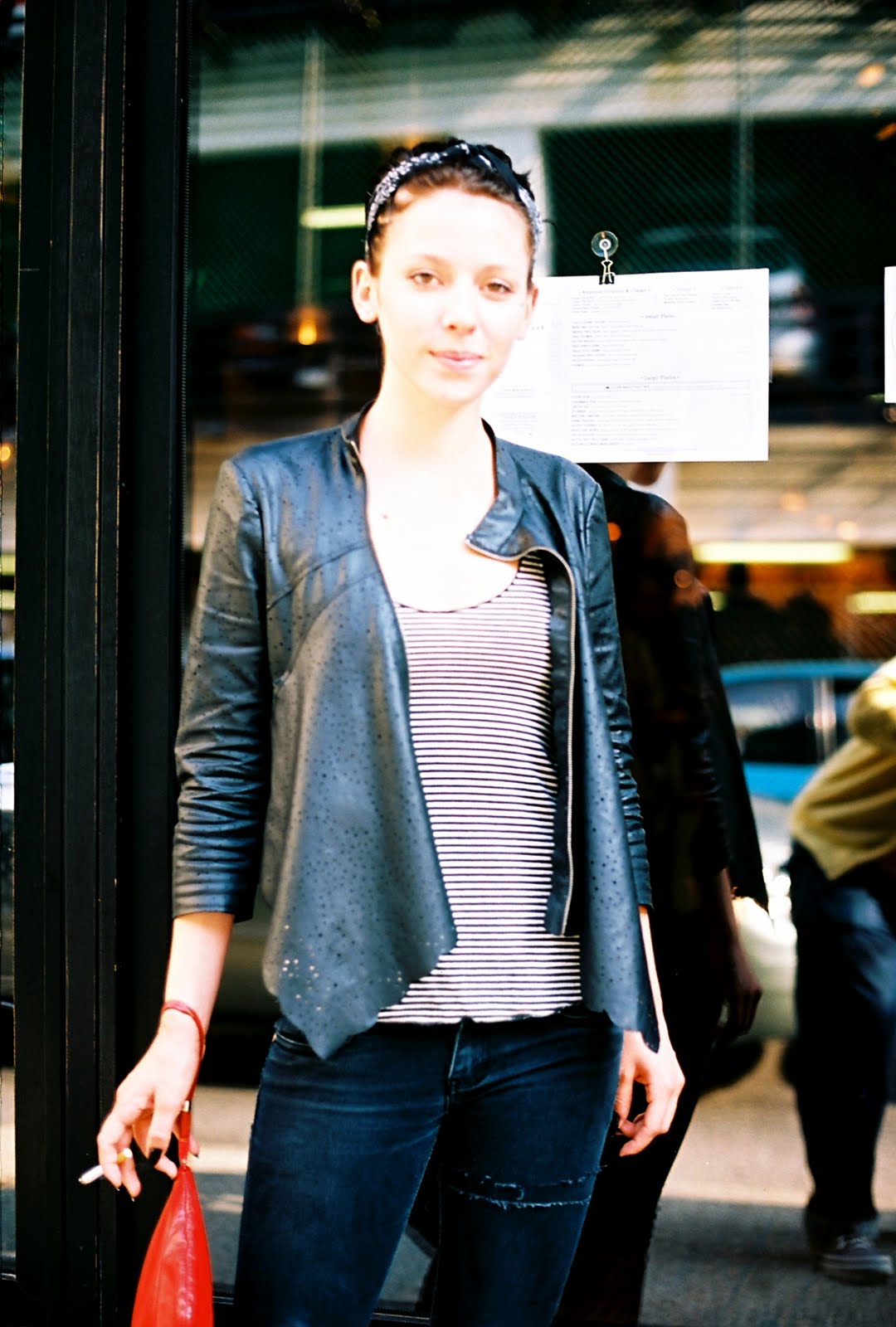 Street Gazing: Street Gazing... Smoking in style.