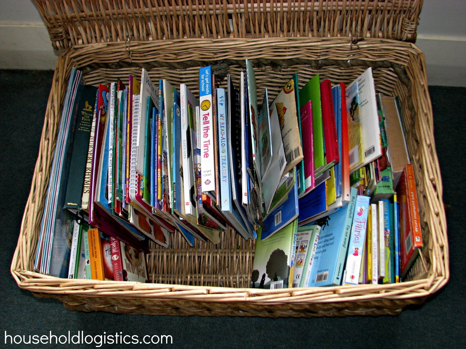 Household Logistics: Clutter Busters: Books