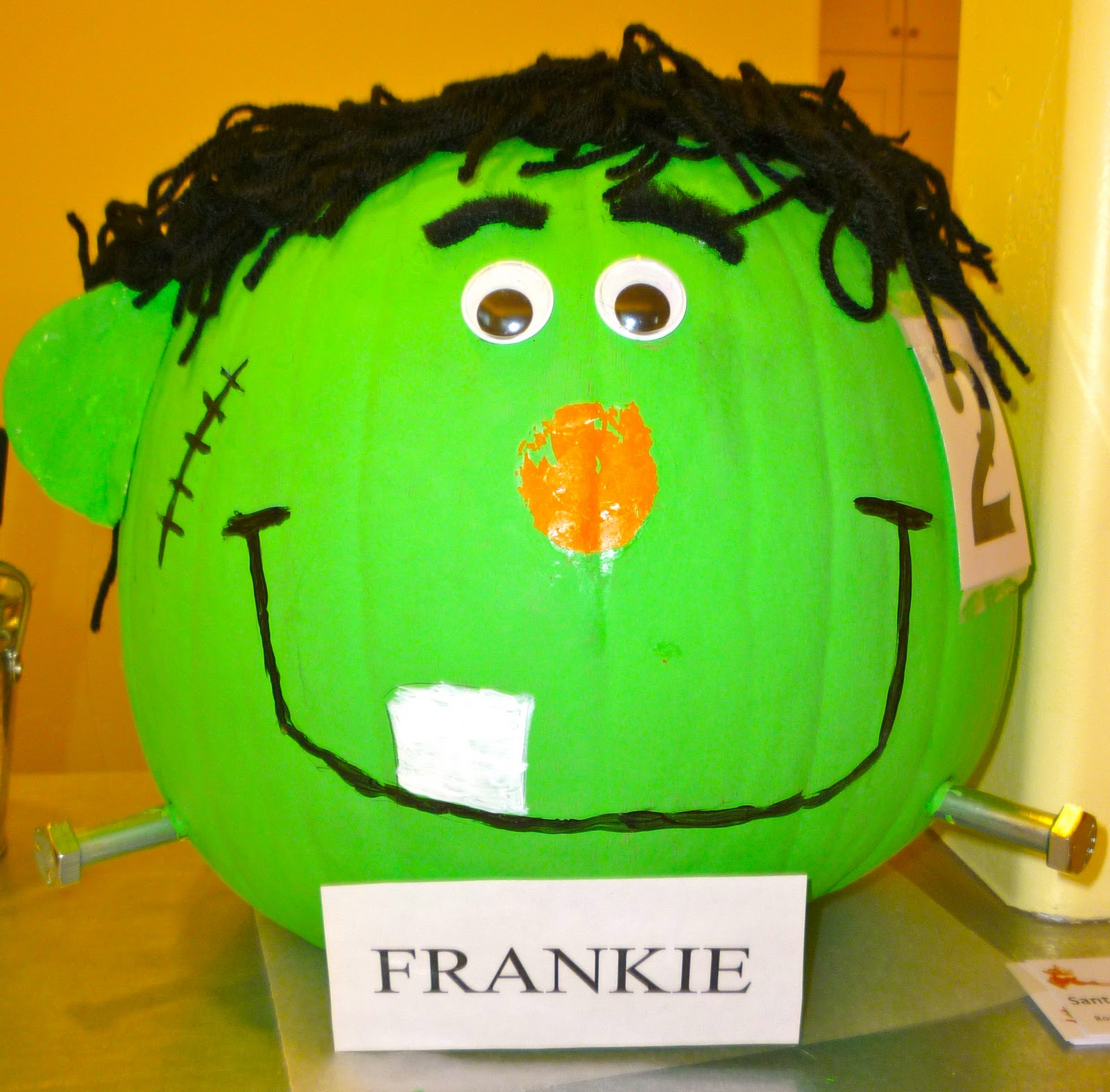 The Kid Dentist: Staff Pumpkin Decorating Contest 2011