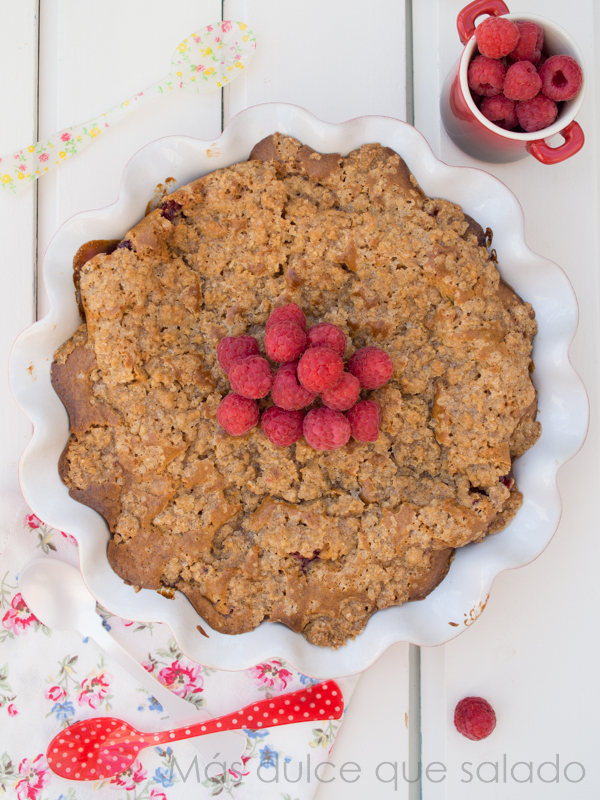 Más dulce que salado: Pastel de frambuesa con cobertura crujiente