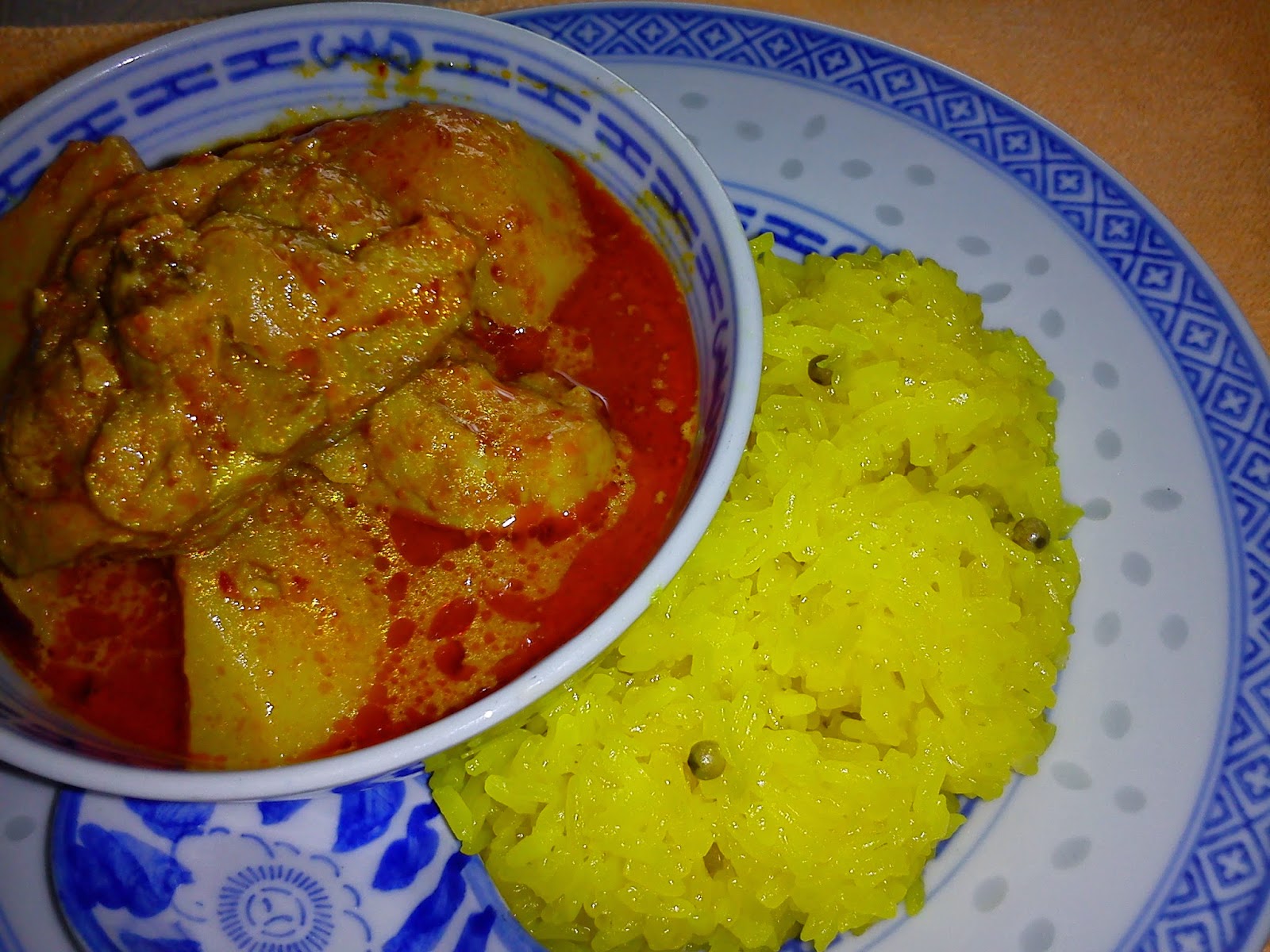 Cooking Pleasure: NASI KUNYIT WITH NYONYA KARI KAY [NYONYA CHICKEN CURRY]