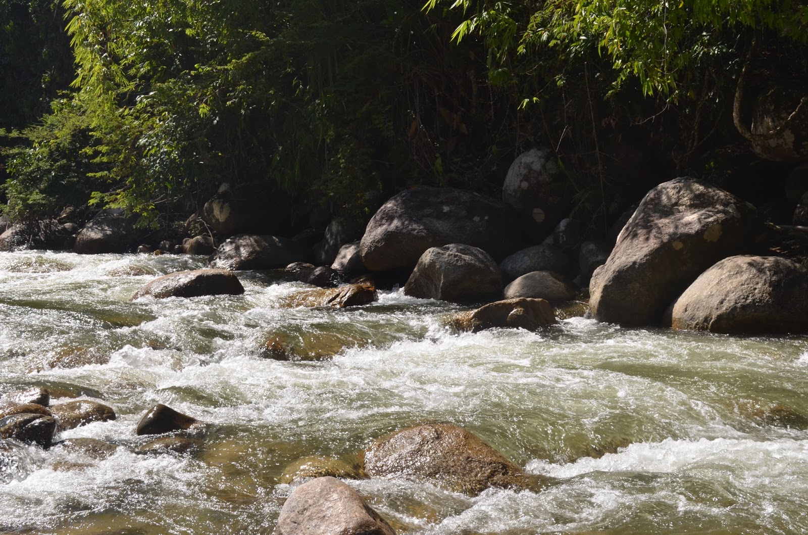 TRavel to noWhere: LATA RAMBUNG at SELAMA PERAK
