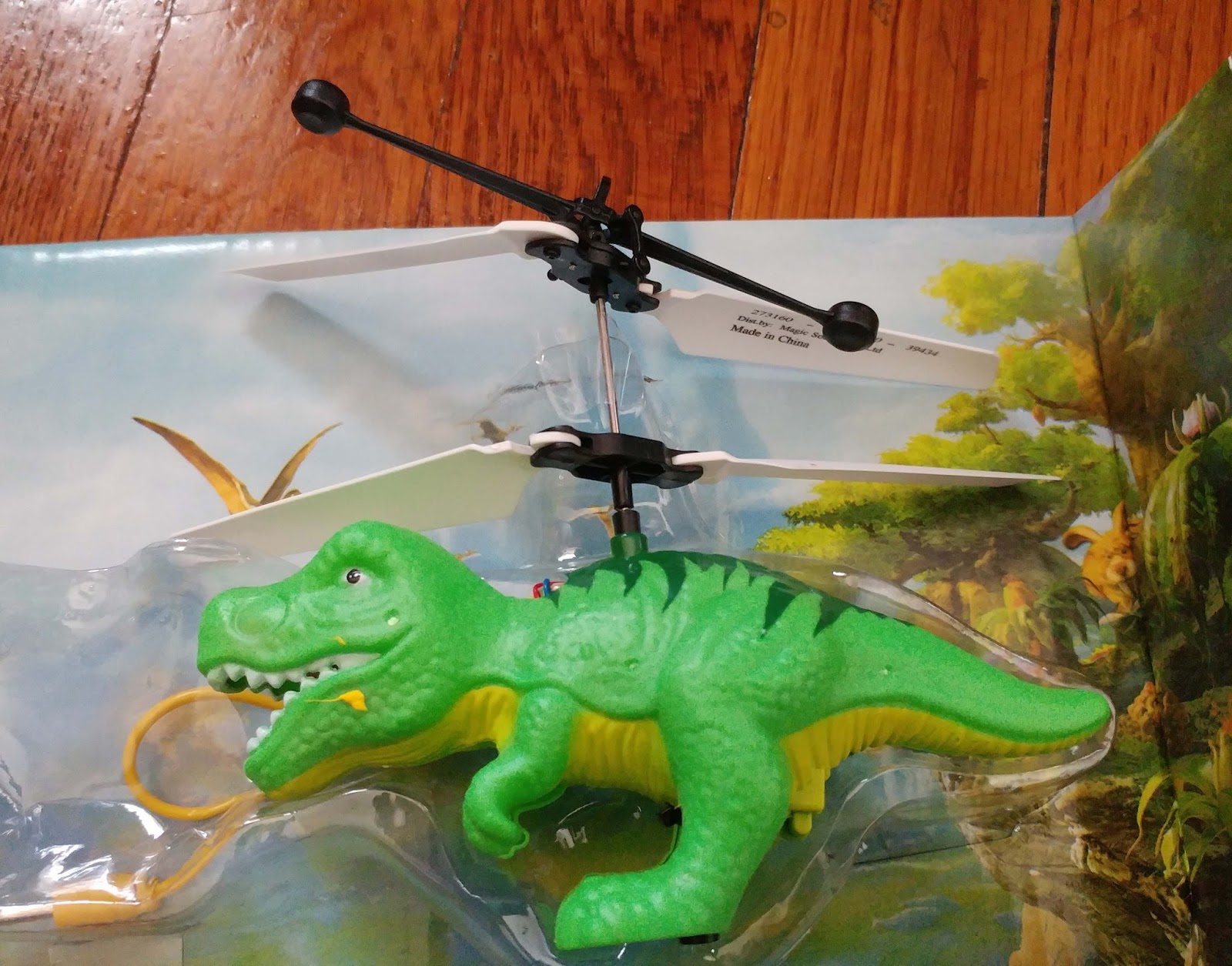 The Roving Reviewer: Flying T-Rex Dinosaur Infrared IR Sensing Hand ...