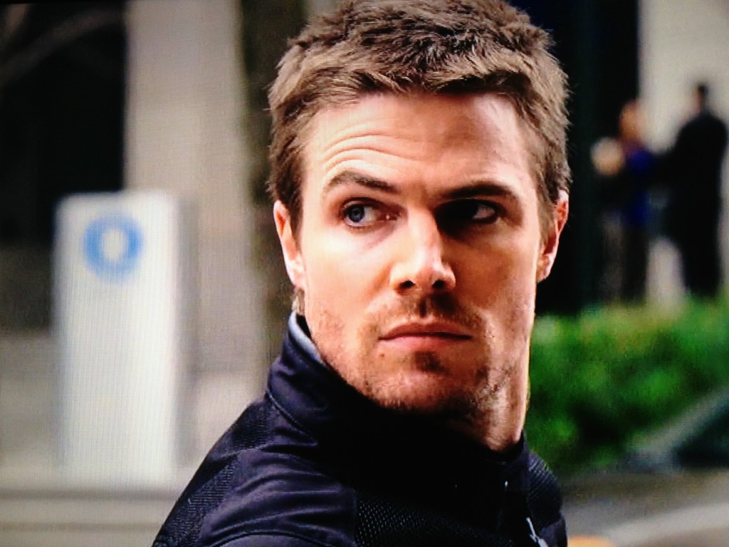 Fotos de Oliver Queen ~ Arrow Brasil