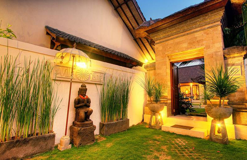 The Front Garden Design Minimalist and Exotic With Balinese Style ...