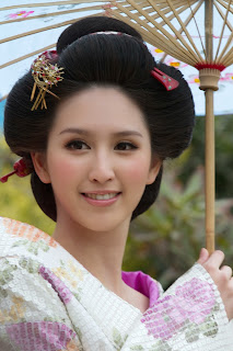 TVB Entertainment News: Lily Ho did not renew her TVB contract