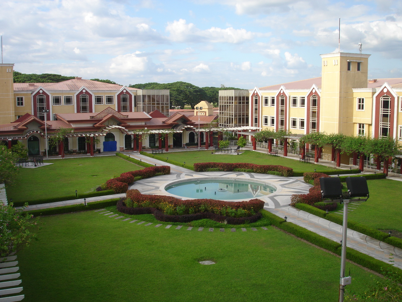 Glimpses and Glances: Hotel Review: Hotel Stotsenberg